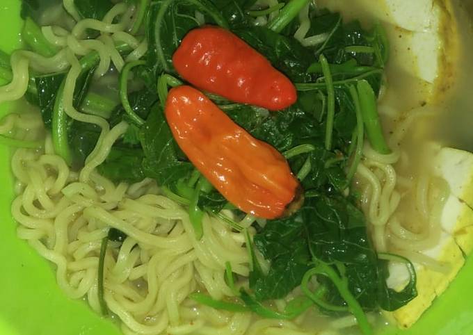 Resep Mie rebus special oleh indah - Cookpad