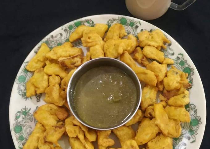 Aloo Pakoda Recipe by Ankita Kapil Varshney - Cookpad