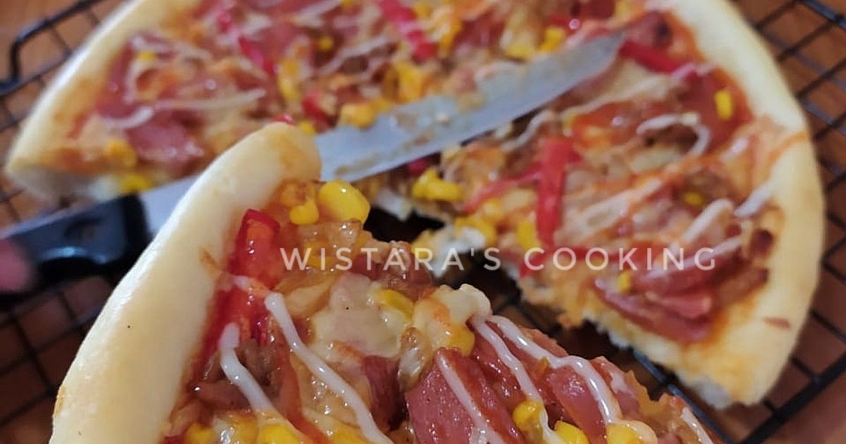 Resep Pizza Daging Sapi, Jagung & Sosis oleh Wistara 👩🏻‍🍳 - Cookpad