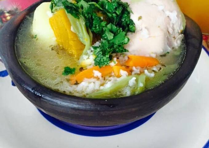 Cazuela de pollo 🐤 Receta de Camiila Isabella - Cookpad