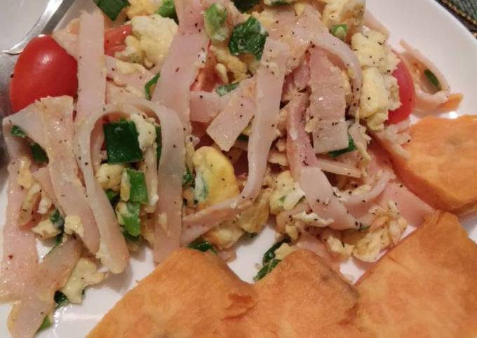 Revoltillo de huevo con jamón y tomatillos Receta de Alicia Arisleyda ...