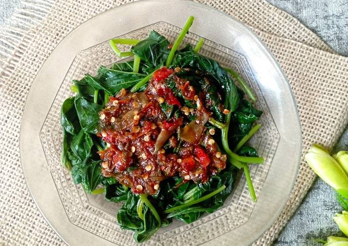 Resep Brambang Asem Daun Ubi oleh Mba’Oppie_Kitchen - Cookpad