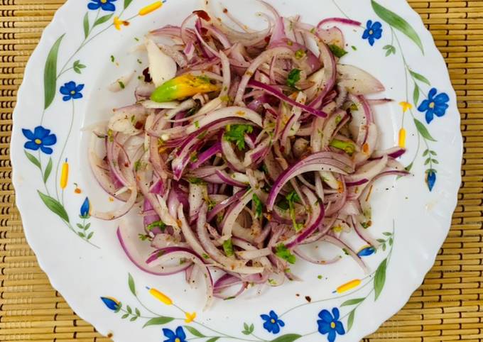 Lacha onion salad Recipe by Sarosh Zeeshan - Cookpad