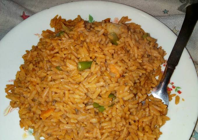 Jollof rice Recipe by Mawreen Senan - Cookpad