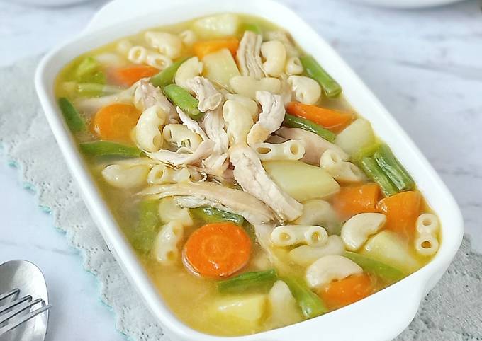 Resep Sup Ayam Makaroni oleh Vey Alodia's Kitchen - Cookpad