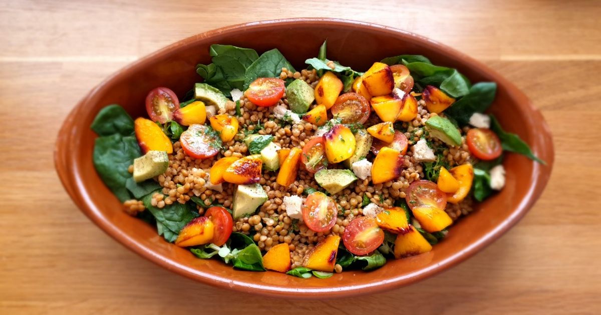 11 recetas muy ricas de ensalada de espinaca y melocotón compartidas ...