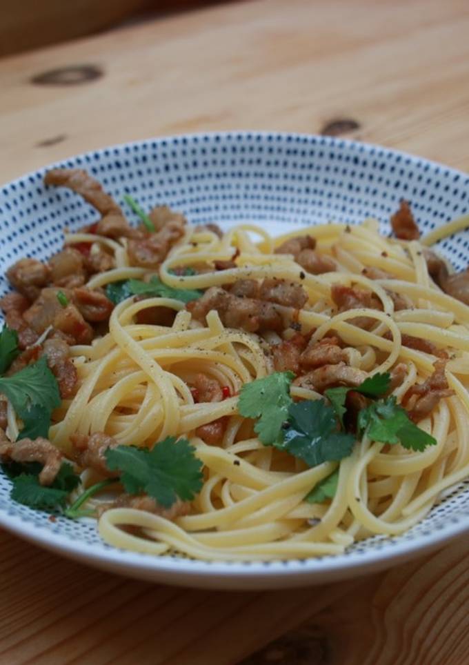 Thai style pork pasta Recipe by Diff Lim - Cookpad