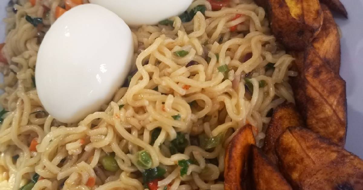 Plantain and veggies indomie Recipe by ChinnysCakz and Confectioneries ...