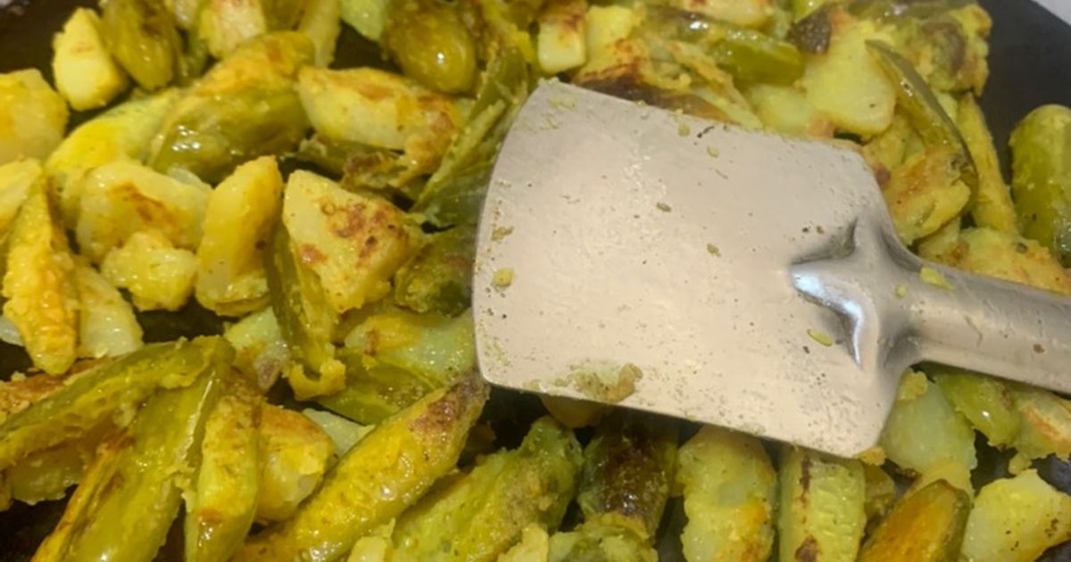 Crispy Aloo Kundri Tawa Fry (Potato And Ivy Gourd) Recipe by Swagatika ...