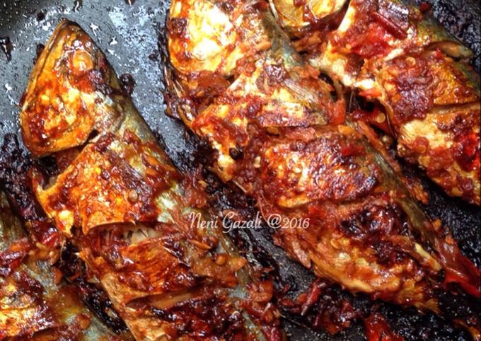 Resep Ikan Bakar Isi Sambal Kecap Pedas 🐟🌶🌶 oleh Neni Gazali - Cookpad