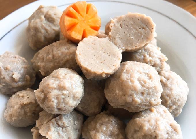 Resep Bakso sapi oleh ufi - Cookpad