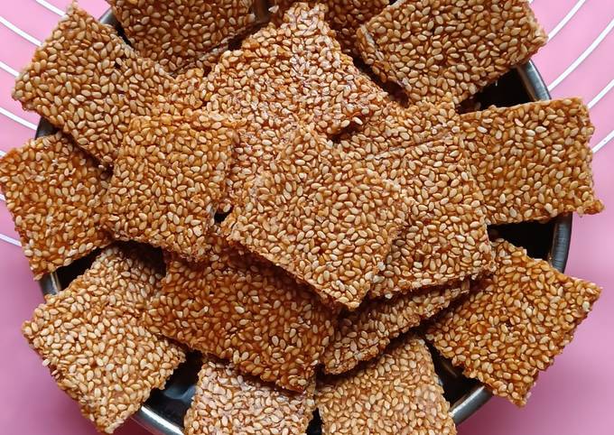 Sesame Chikki (Til Aur Gud Ki Chikki) Recipe by Sangita Vyas - Cookpad