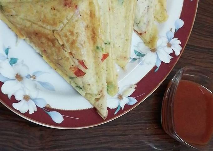 Chicken vegetable triangle Recipe by Khushii Butt - Cookpad