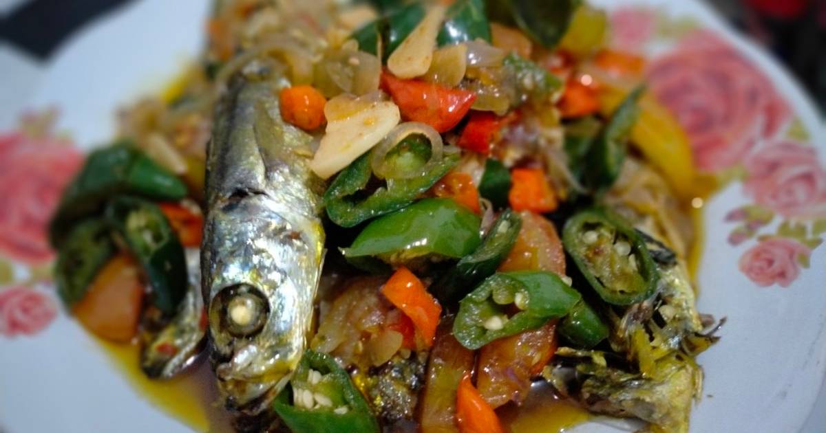 Resep Oseng lombok ikan cuek keranjang oleh Maria Panca Bintari - Cookpad