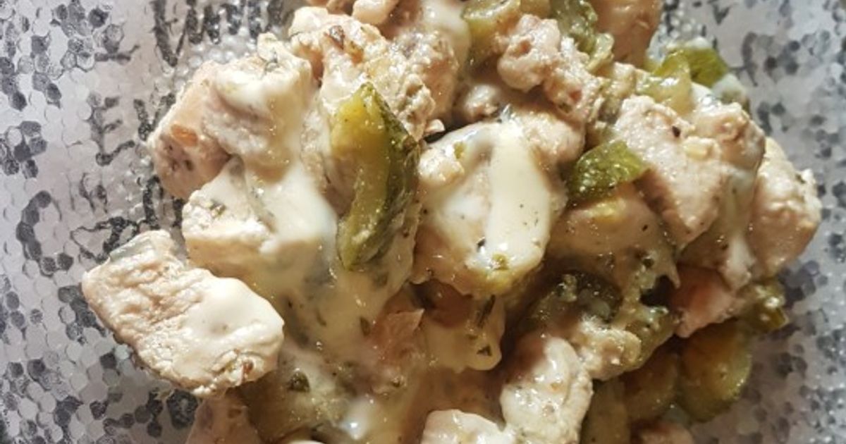 Pollo Salteado Con Zucchini Y Queso Roquefort Receta de Pamee 👑- Cookpad