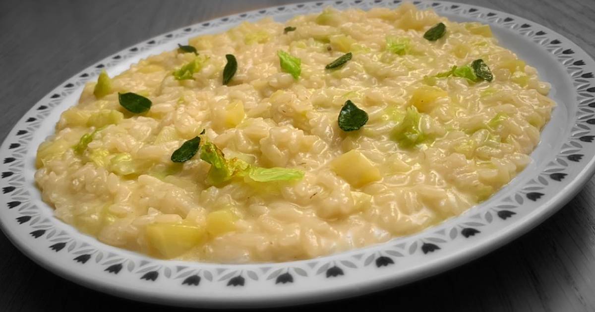 Ricetta Risotto verza e patate 🥬 🥔 di Alessandro Gastini - Cookpad