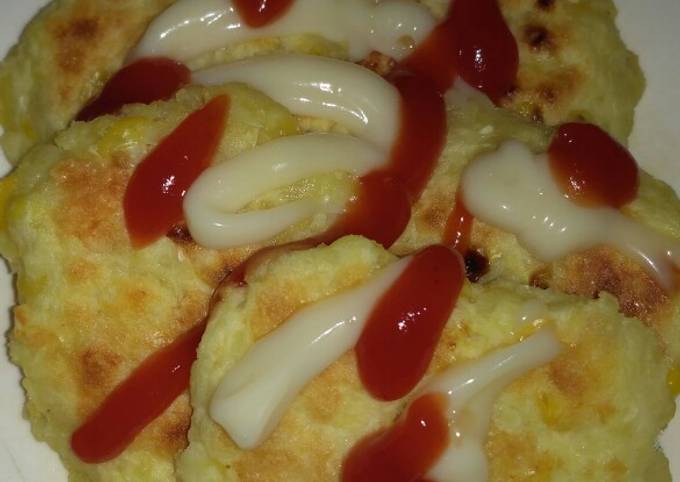 Resep Kue Kentang Keju Jagung oleh Ajeng Firamitha - Cookpad