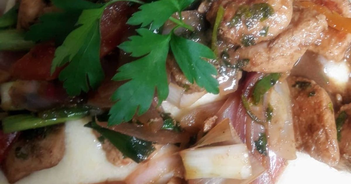Saltado De Pechuga De Pollo Con Polenta🇵🇪 Receta de Carmen Capella- Cookpad