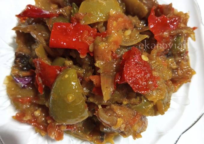 Resep Sambal Ikan Asin Tomat Ijo oleh Eka Novianti - Cookpad