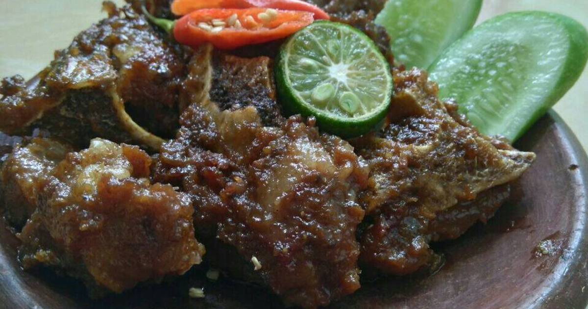 Resep Iga goreng karamel oleh Santi Setiea - Cookpad