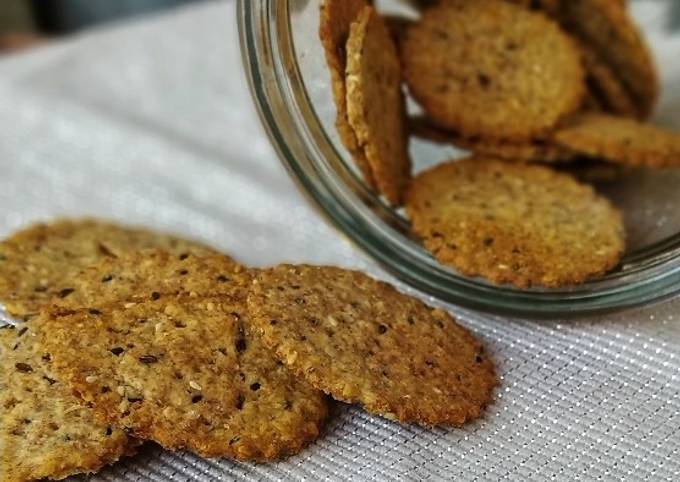 Galletitas crackers integrales, de queso Receta de Carolina - Cookpad
