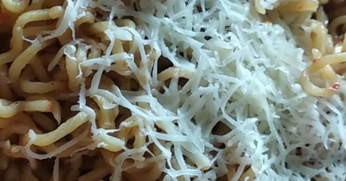 Cheesy veg maggie Recipe by Akshita Maheshwari - Cookpad