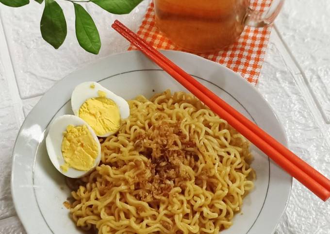 Resep Mie Instan Goreng Homemade oleh Ibu Tina - Cookpad