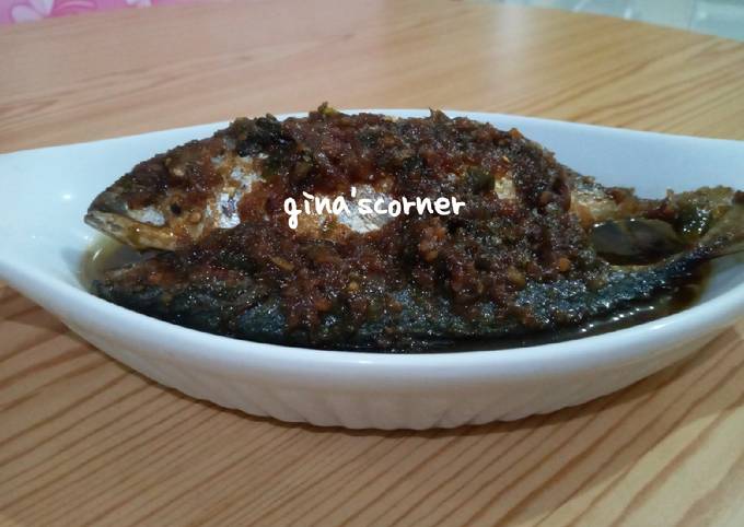 Resep Sambal setan ikan kembung rebus oleh Geena Al Nasef - Cookpad