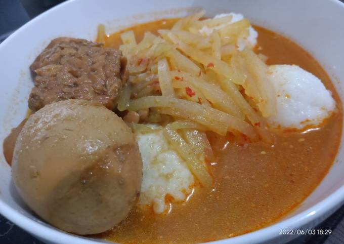 Resep Lontong Sayur + Semur Tahu Telur Tempe Kentang oleh Lucy - Cookpad