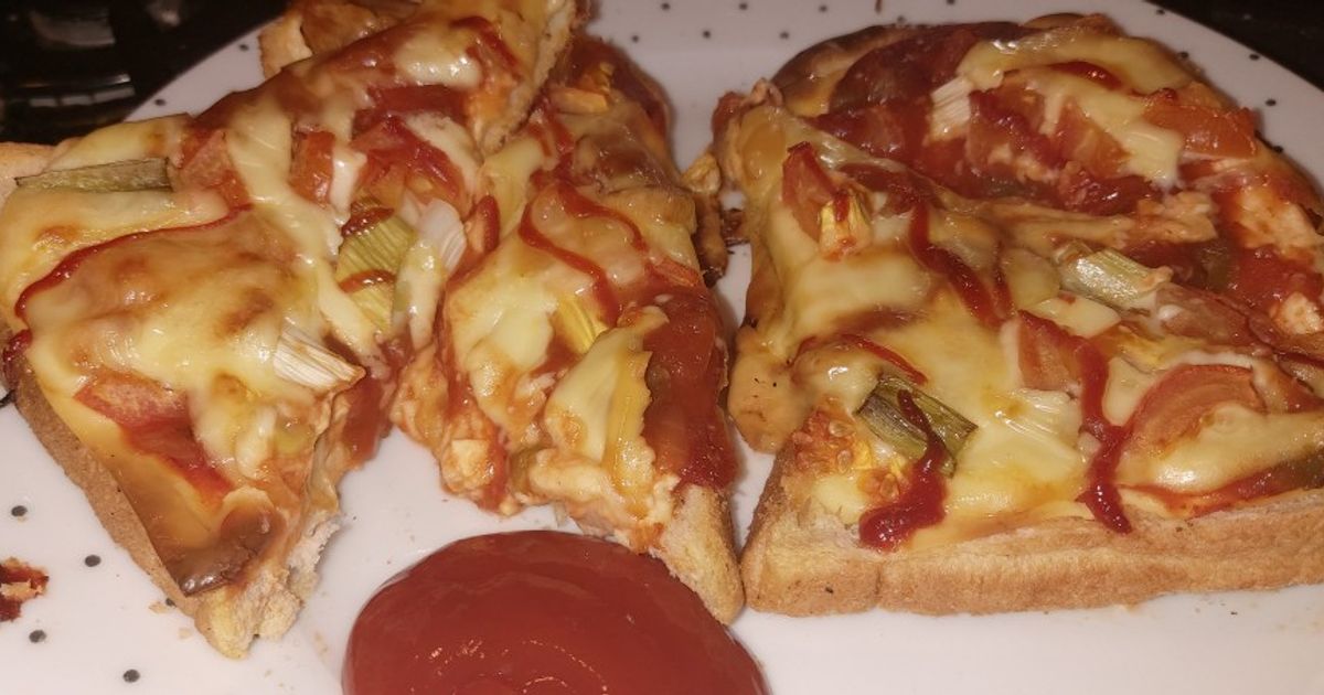 My Loaded Cheese & Salsa Pizza Toast Recipe by mandy - Cookpad