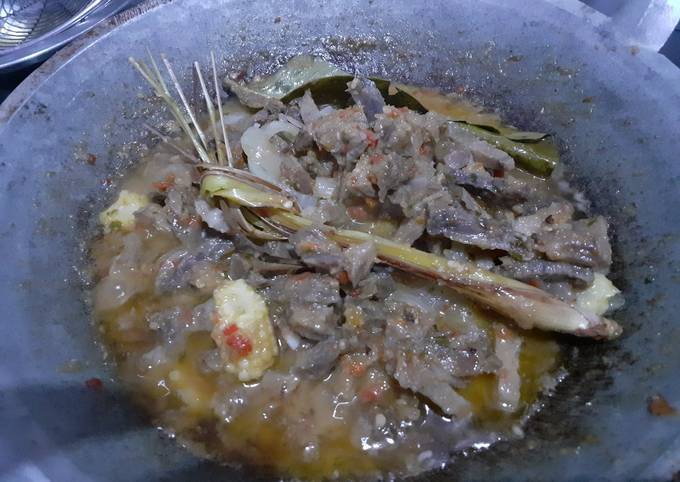 Resep Krecek simple daging sapi oleh ambu azzam - Cookpad
