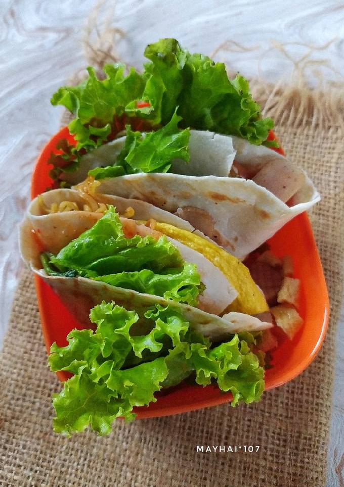 Resep Kebab Mie (Noodle Tortilla Wrap) oleh Saomi Mayhai - Cookpad