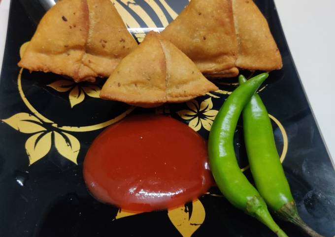 Mini atta samosa Recipe by Twinkle Kukreja - Cookpad