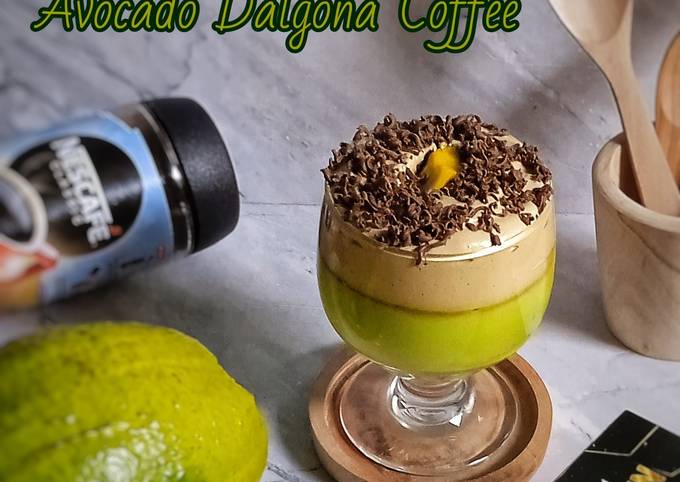 Resep Avocado Dalgona Coffee oleh Wati Wartini - Cookpad