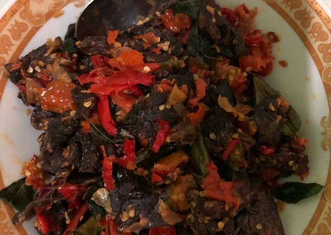 Resep Paru goreng balado kering oleh febrilia piranti - Cookpad
