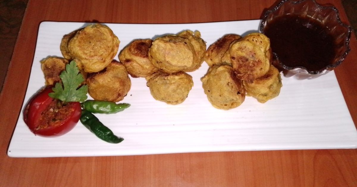 Mumbai Bataka Vada Chaat Recipe by Gurpal kaur Ubhi - Cookpad