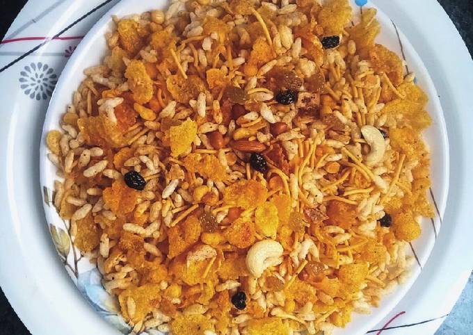 Mix chevda Recipe by Shobhana Vora - Cookpad