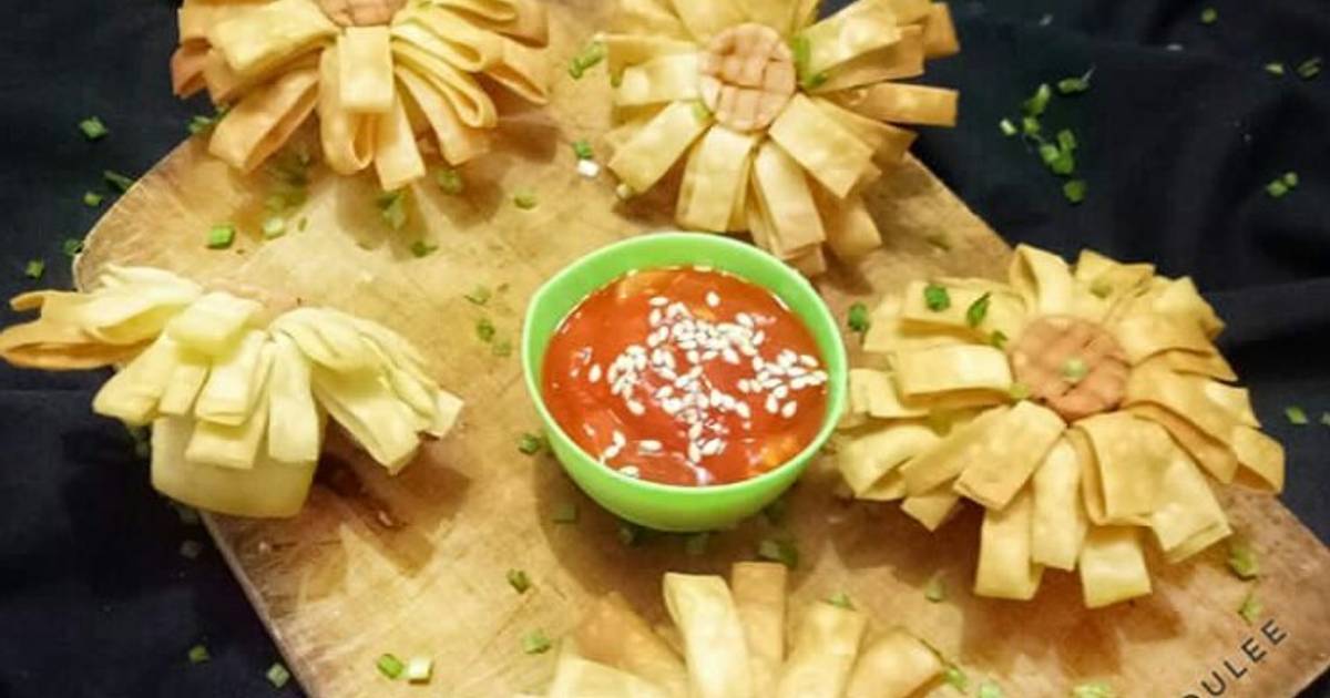 Resep Bunga Sosis Kulit Pangsit oleh Dapoer Youlee - Cookpad