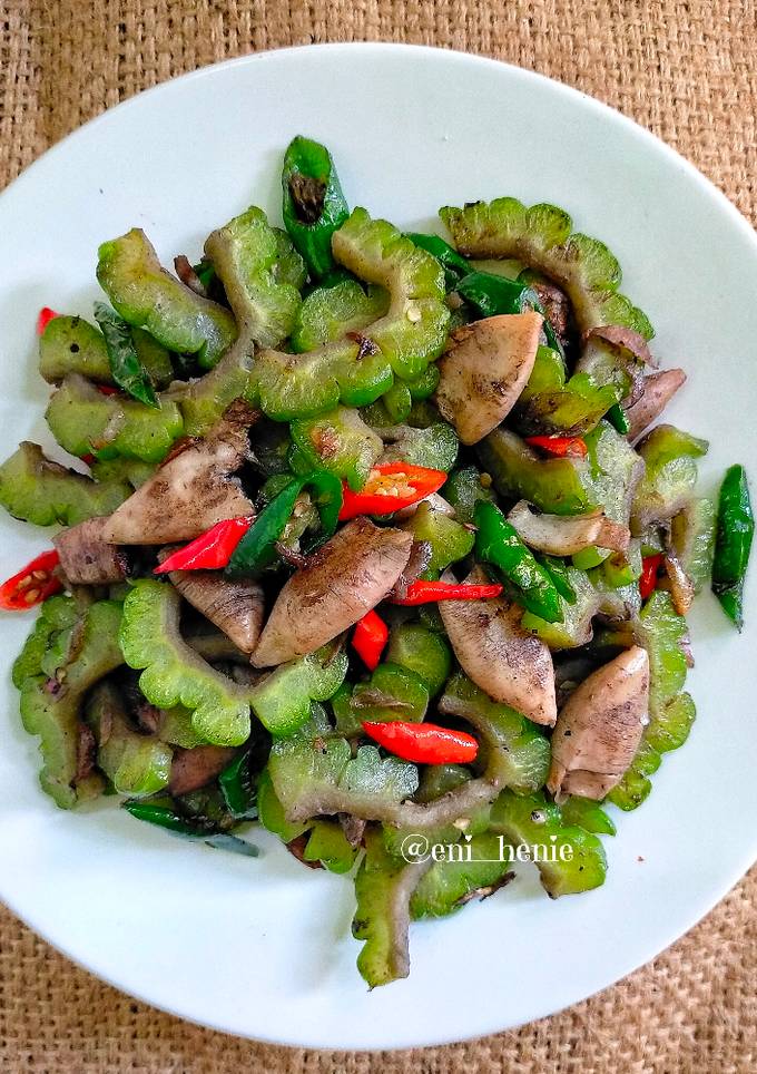 Resep 361. Tumis Pare Cumi Asin oleh Eni henie - Cookpad