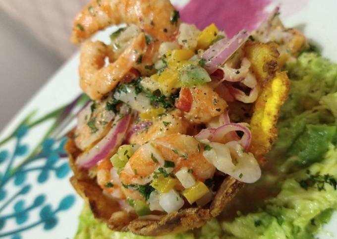 Ceviche de camarón en canasta de patacón Receta de Fernando Malaver ...