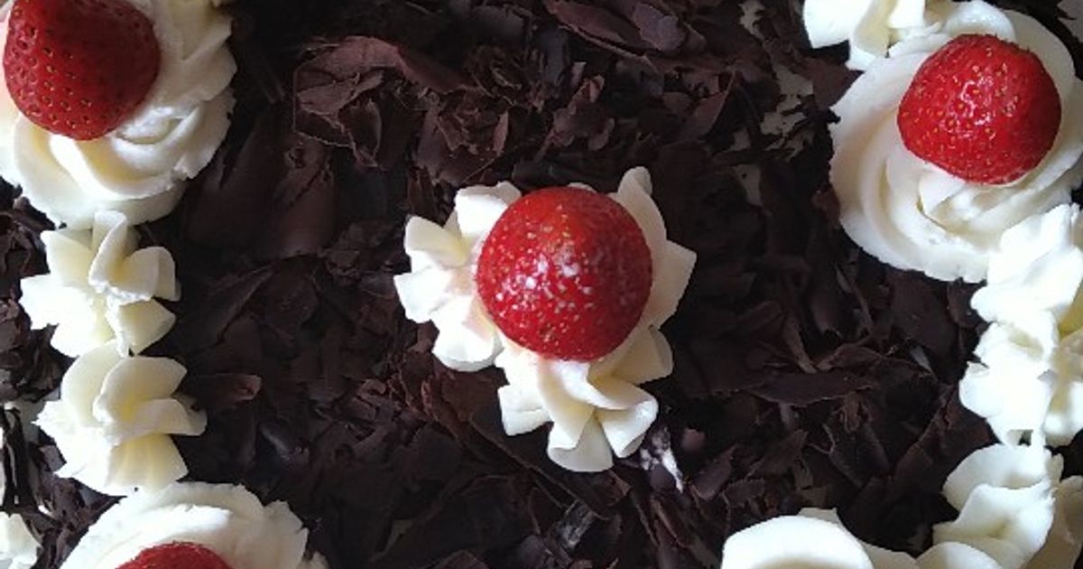 Resep Black Forest Ala Tintin Rayner oleh Uwie Ummu Asmaa - Cookpad
