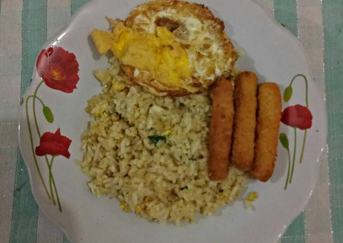 Resep Nasi goreng nugget oleh nafailsyadhea - Cookpad