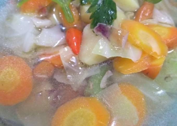 Resep Sop banyak wortel oleh Mama Oryza - Cookpad