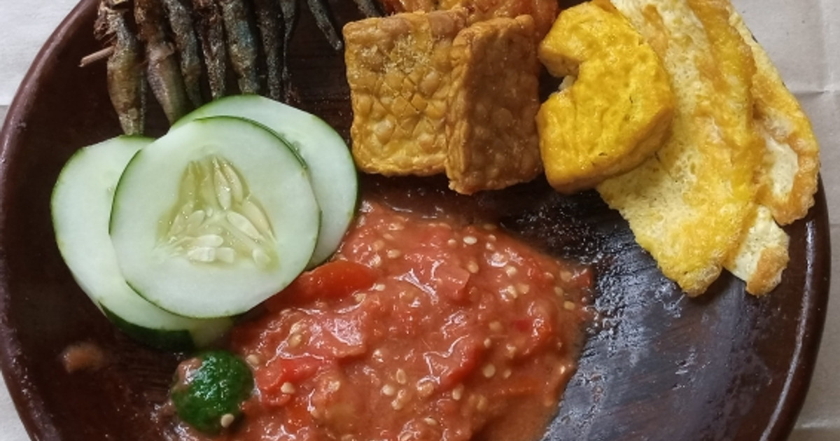 Resep Lalapan Ikan Asin Sambal Mentah Ala Dapoer Hn oleh Hikma Nulhayat ...