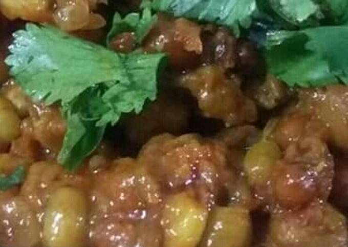 Dry Sprouts subzi Recipe by Sakshi Bhasin - Cookpad