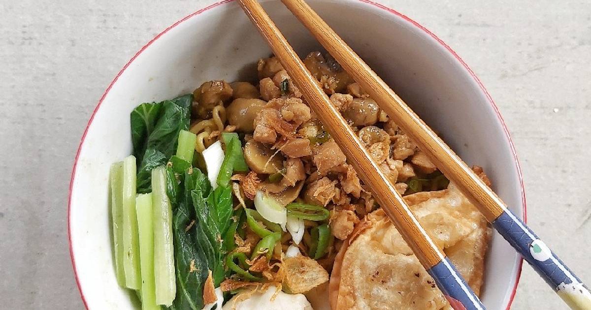 Resep Mie Ayam Jamur oleh Palupi Kusumawardani - Cookpad