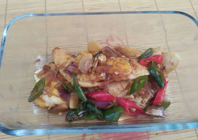 Resep Orek telor ceplok oleh Gianisha Alfarizy - Cookpad