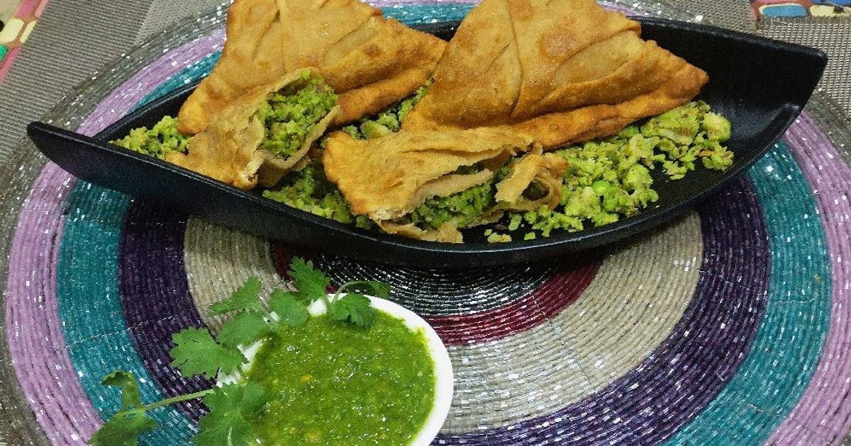 Green peas samosa Recipe by Chef Alka Singh Tomar.(Blogger) - Cookpad
