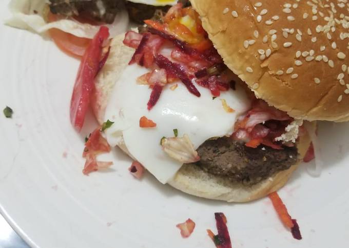 Hamburguesa de carne de res Receta de Recetas Dayi- Cookpad