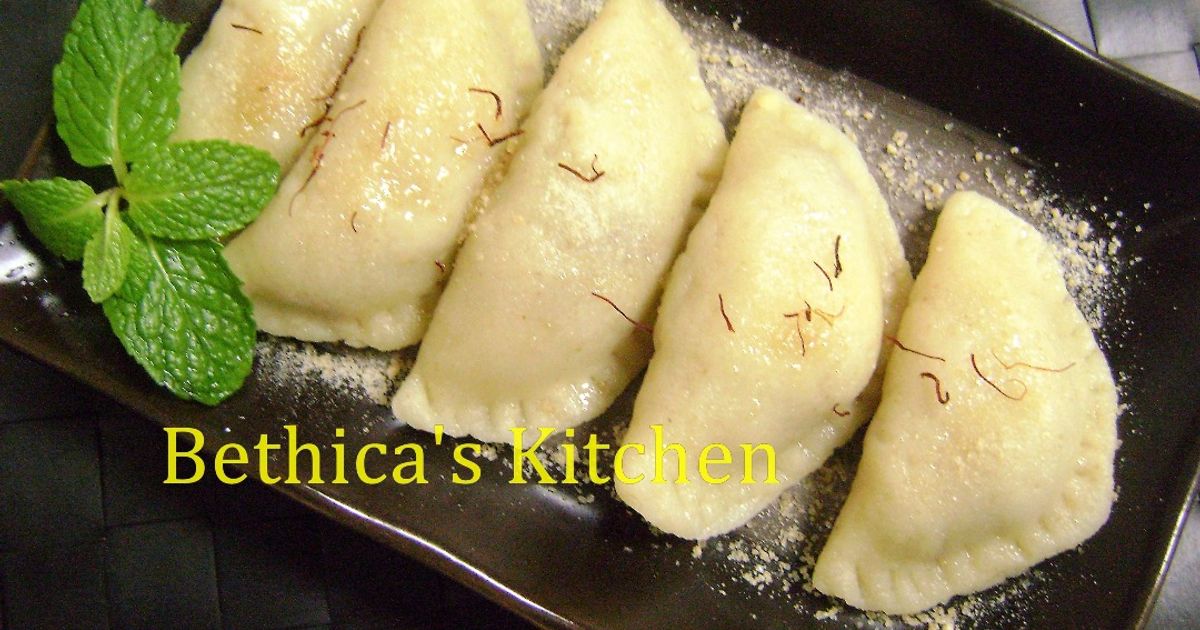 Bhapa Puli Pithe (Traditional Bengali Sweet In A Fusion Style) Recipe ...